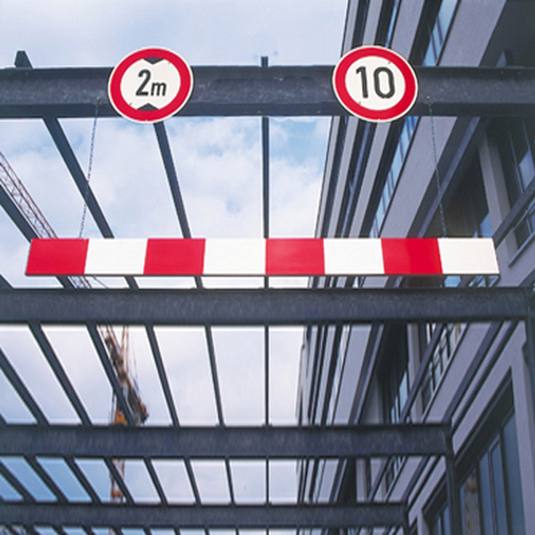 Height Restrictor Bar (Aluminium) .Reflective Panels with 2 mt of chain ...