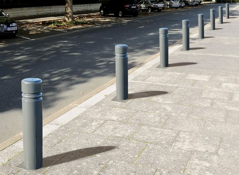 Steel Tube Bollard, Classic Design - 160mm DIA, 675mm Height - Zinc ...